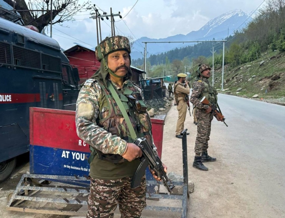Pahalgam Attack पहलगाम आतंकी हमला : सेना ने श्रीनगर में कंट्रोल रूम ...